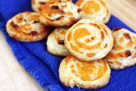 {RECIPE} Easy Bacon Cheddar Pinwheels | Catch My Party