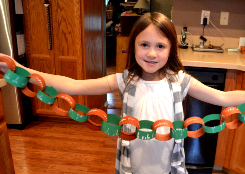 Super Bowl Paper Chain Decoration DIY | Catch My Party