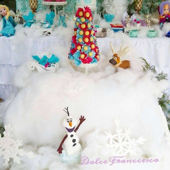 12 Awesome Frozen Party Decorations | Catch My Party