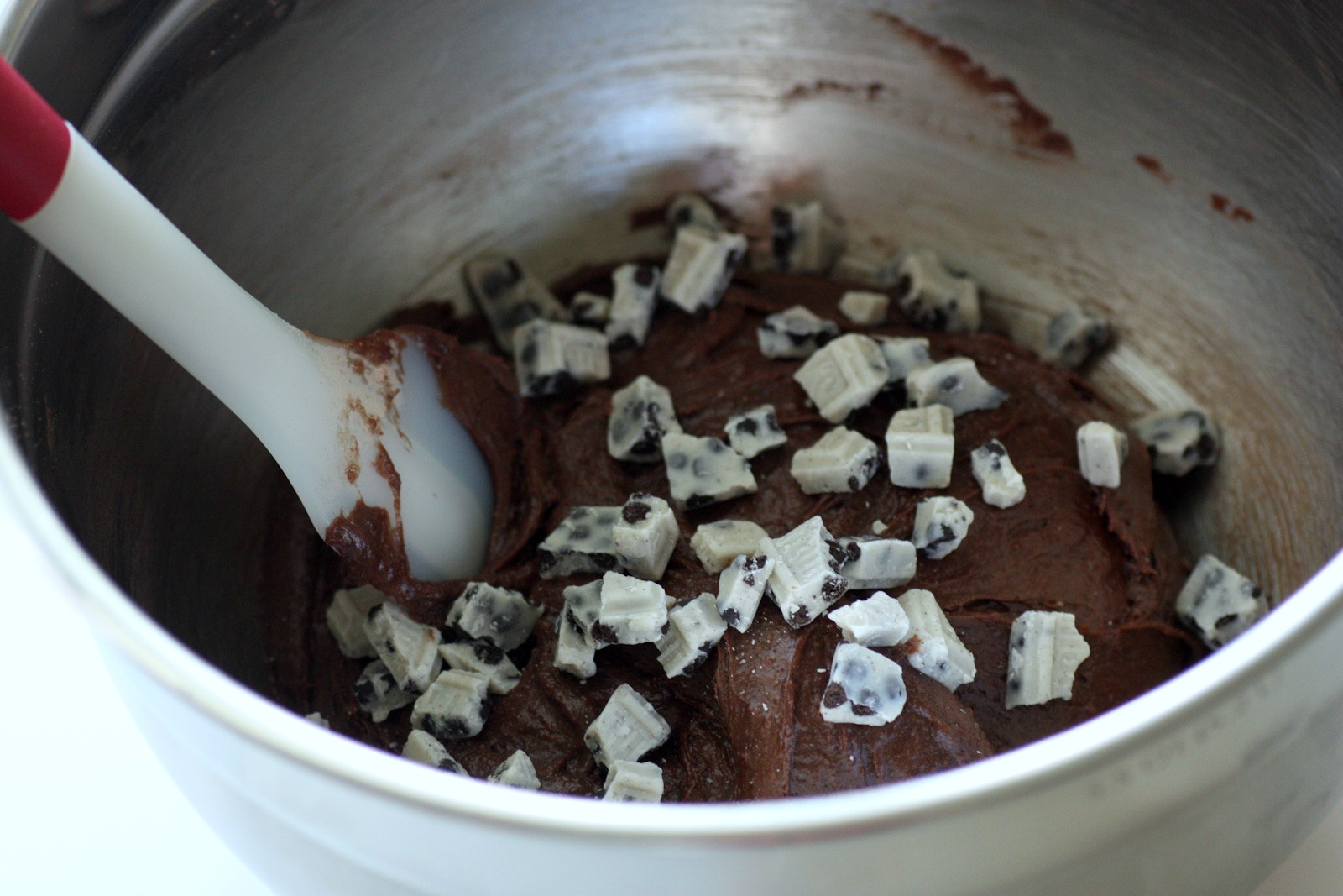 Chocolate Cake Batter Cookies With Cookies and Cream | Catch My Party