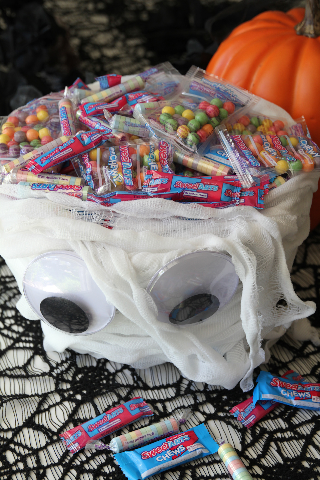 Easy Mummy Halloween Candy Bowl with SweeTARTS | Catch My Party