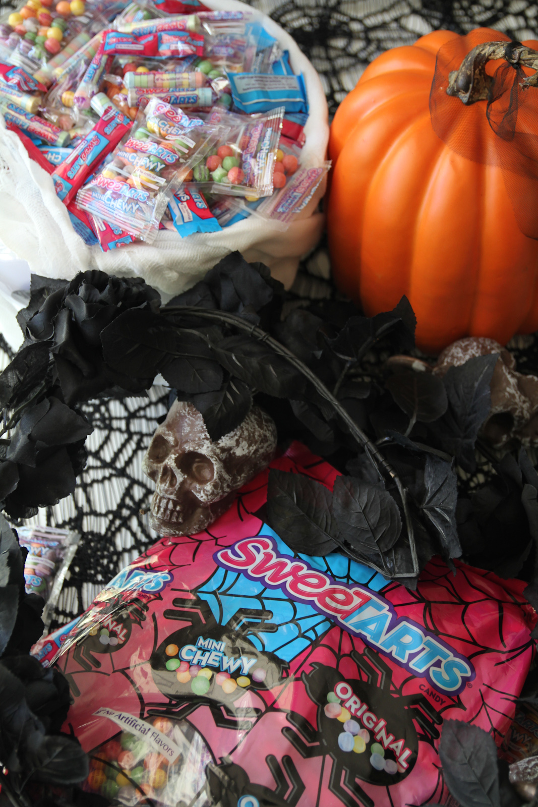 Easy Mummy Halloween Candy Bowl with SweeTARTS | Catch My Party