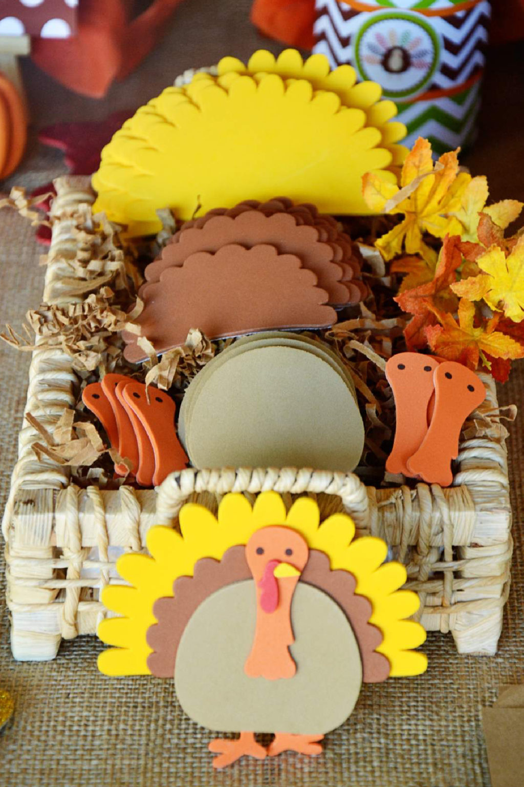 30 FANTASTIC Thanksgiving Party Activities for Kids and Adults!🙌 ...