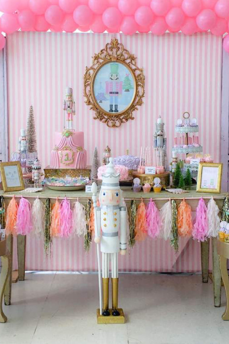 30 Elegant Christmas Party Themes & Ideas for a Stylish Holiday ...