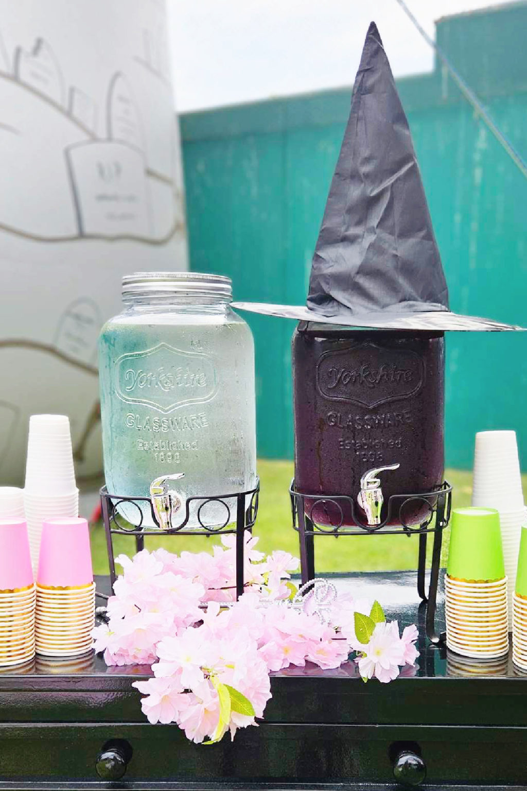 💫 Throw a Wicked Birthday Bash: 37 Magical Ideas That Defy Gravity! 💚 ...