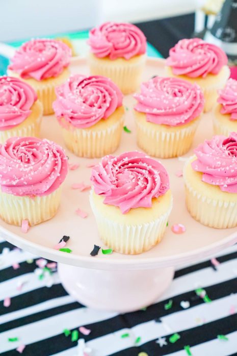 💫 Throw a Wicked Birthday Bash: 37 Magical Ideas That Defy Gravity! 💚 ...