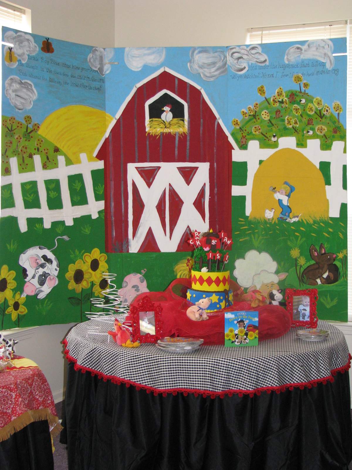 Barnyard Bash Birthday Party Ideas | Photo 1 of 9 | Catch My Party