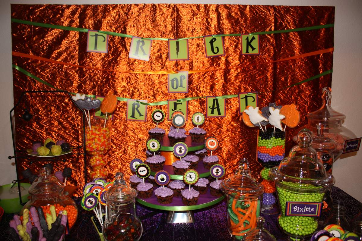 Orange/purple/black/green color scheme Halloween Party Ideas | Photo 1 ...