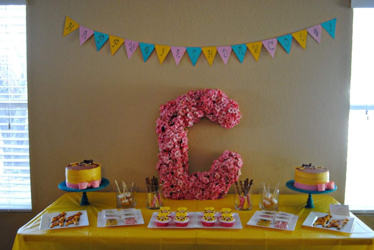 Giraffes Birthday Party Ideas | Photo 1 of 11 | Catch My Party