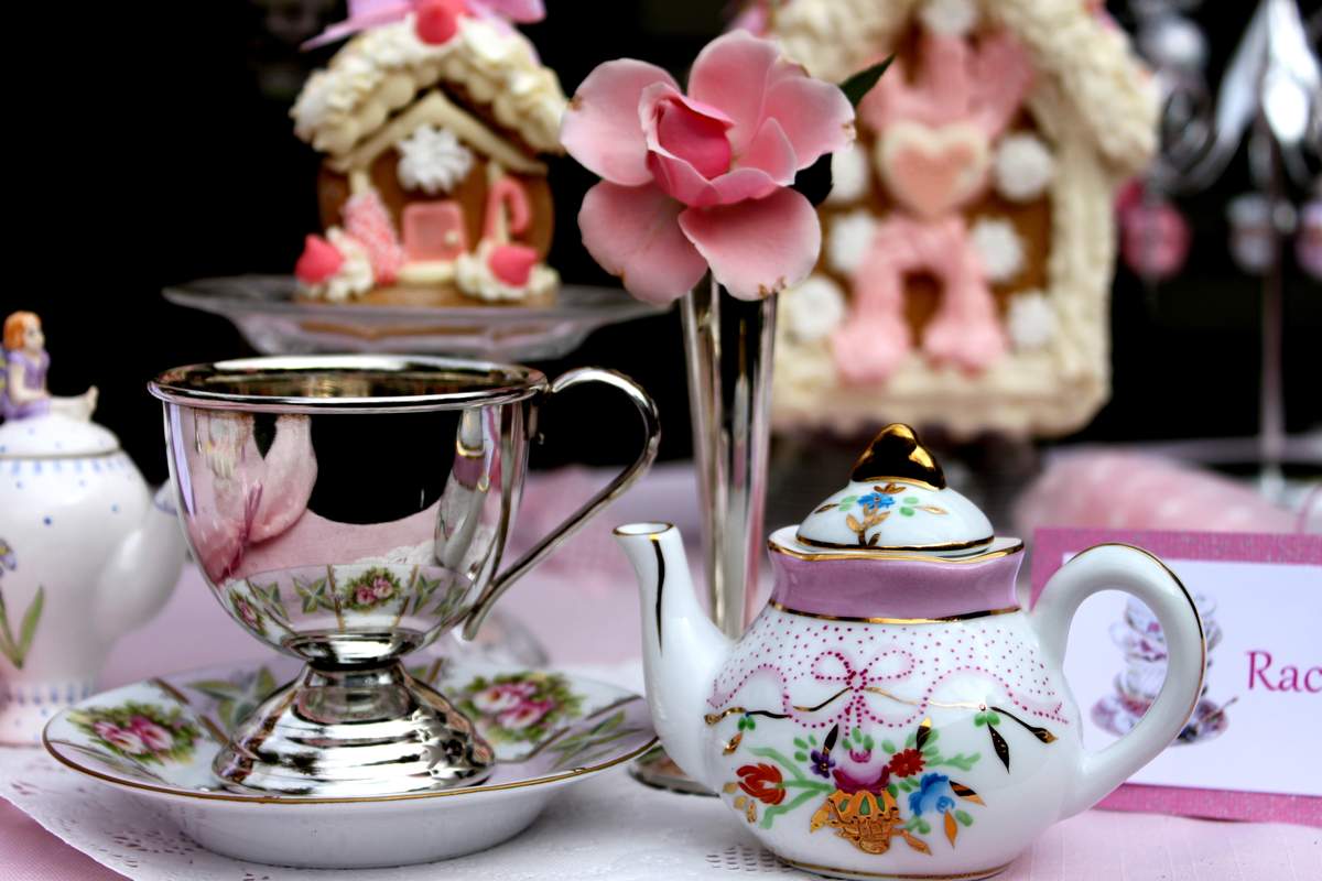 Gingerbread House Tea Party Christmas/Holiday Party Ideas | Photo 11 of ...