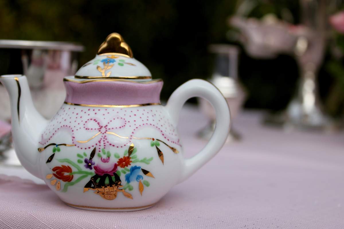 Gingerbread House Tea Party Christmas/Holiday Party Ideas | Photo 9 of ...