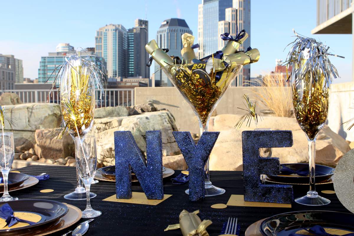 Sparly Midnight New Years New Year's Party Ideas | Photo 1 of 20 ...