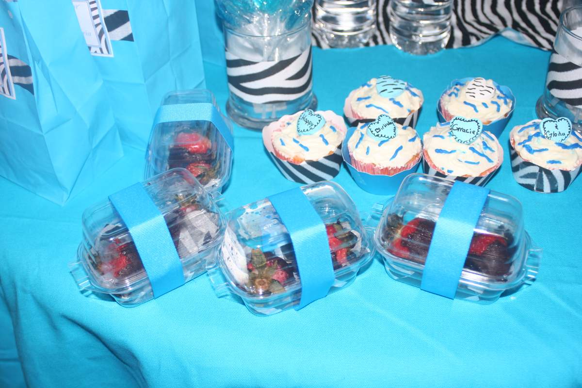 zebra Birthday Party Ideas | Photo 6 of 11 | Catch My Party
