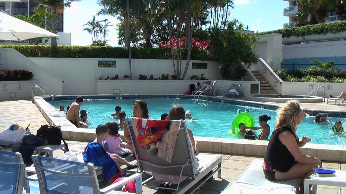 hawaiian party Birthday Party Ideas | Photo 2 of 34 | Catch My Party