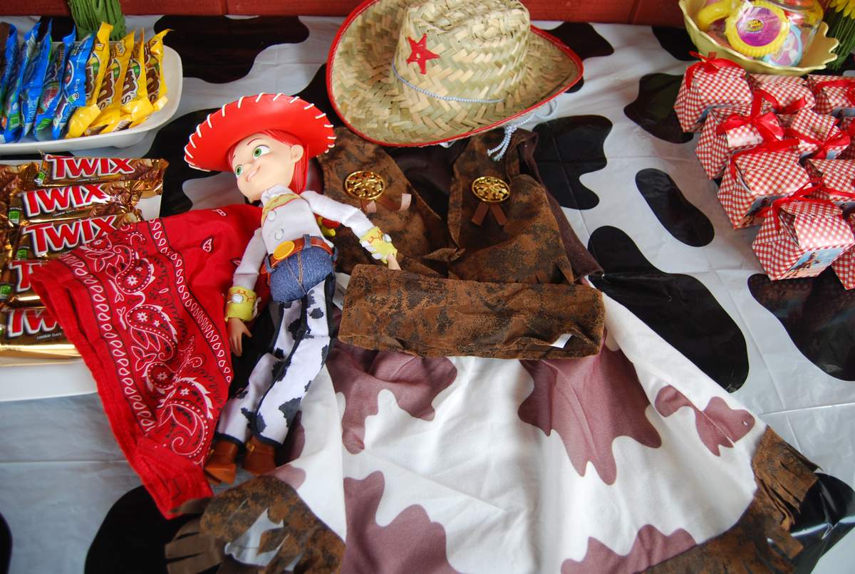 Jessie and Bullseye Party Birthday Party Ideas | Photo 3 of 67 | Catch ...