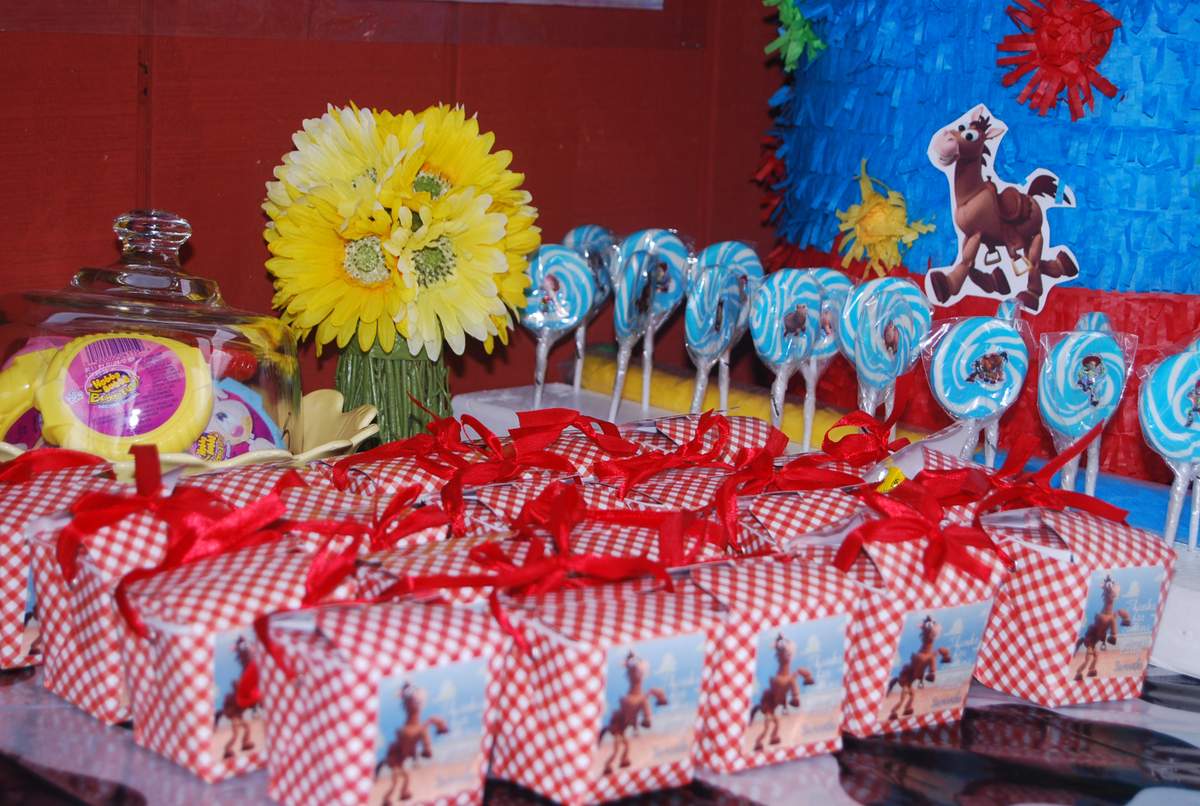 Jessie and Bullseye Party Birthday Party Ideas | Photo 3 of 67 | Catch ...