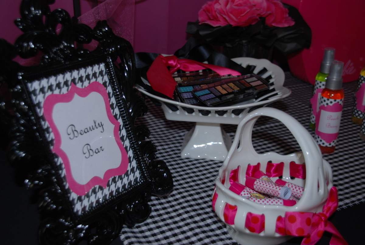 Vintage Barbie Makeover Party Birthday Party Ideas | Photo 1 of 24 ...