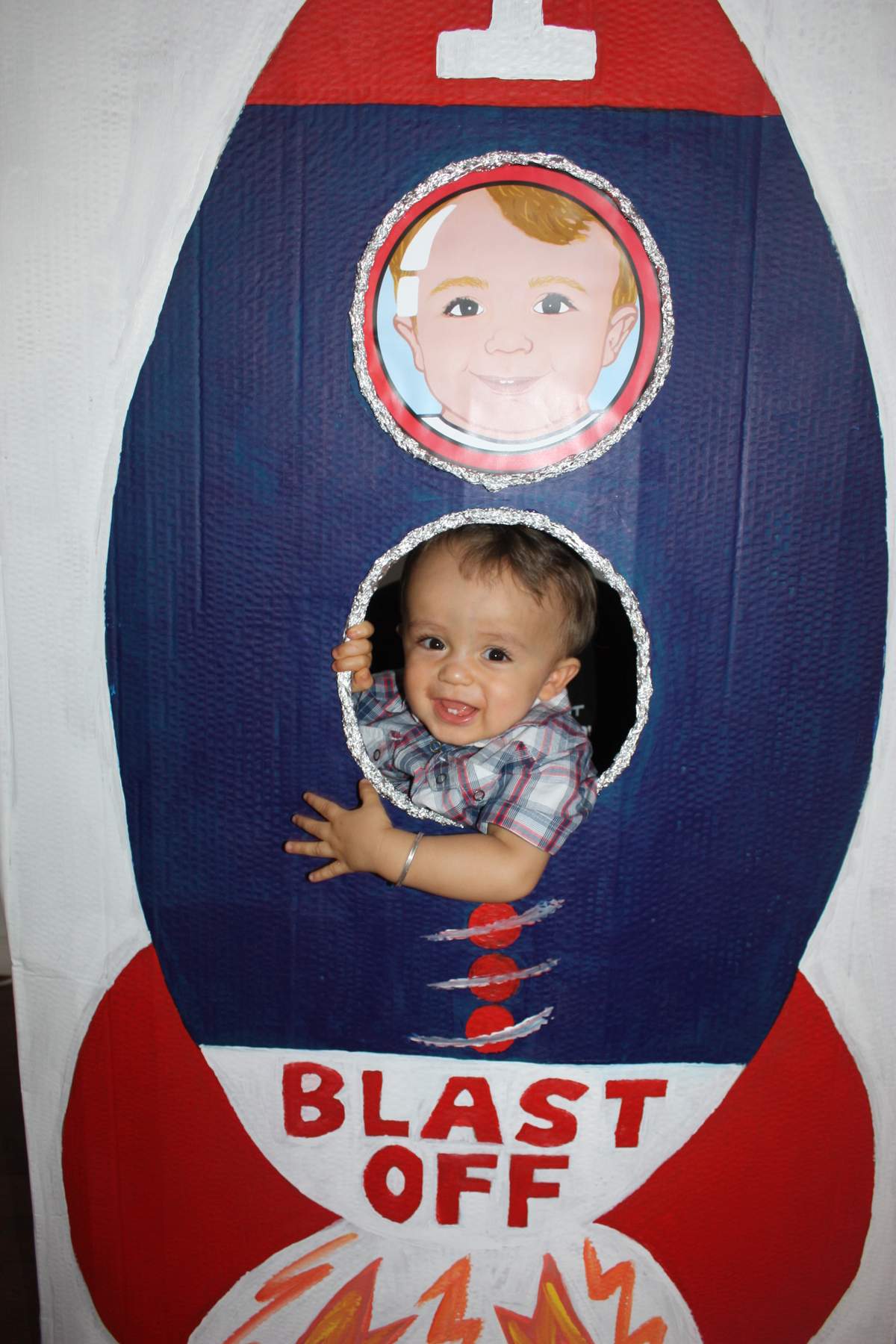 Out of this world! Birthday Party Ideas | Photo 12 of 49 | Catch My Party