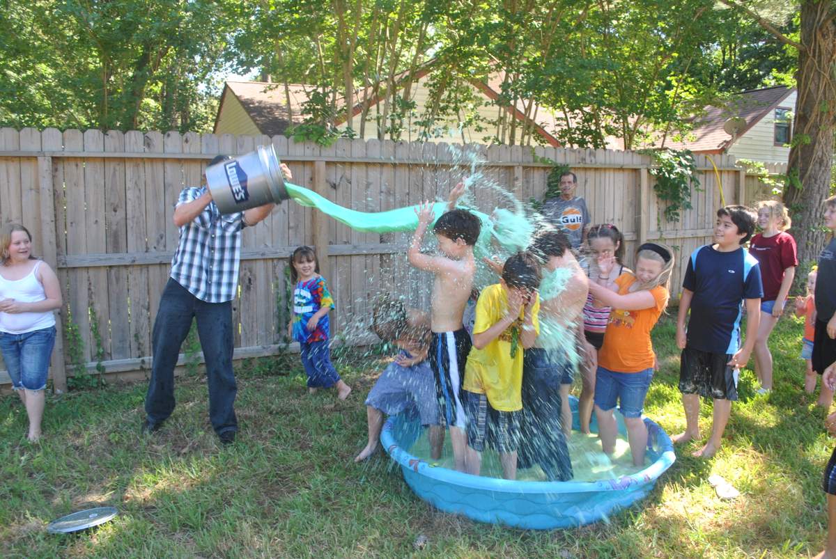Totally Gross 10th Birthday Party! Birthday Party Ideas | Photo 1 of 81 ...