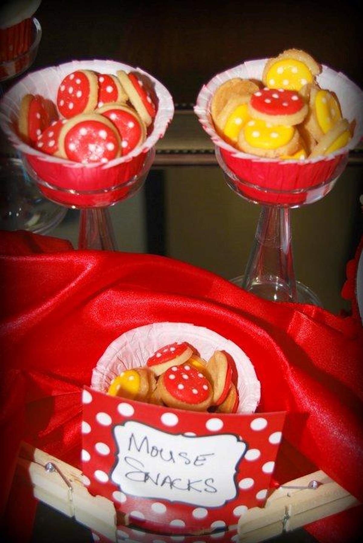 Minnie Mouse BOW-Tique Birthday Party Ideas | Photo 10 of 52 | Catch My ...