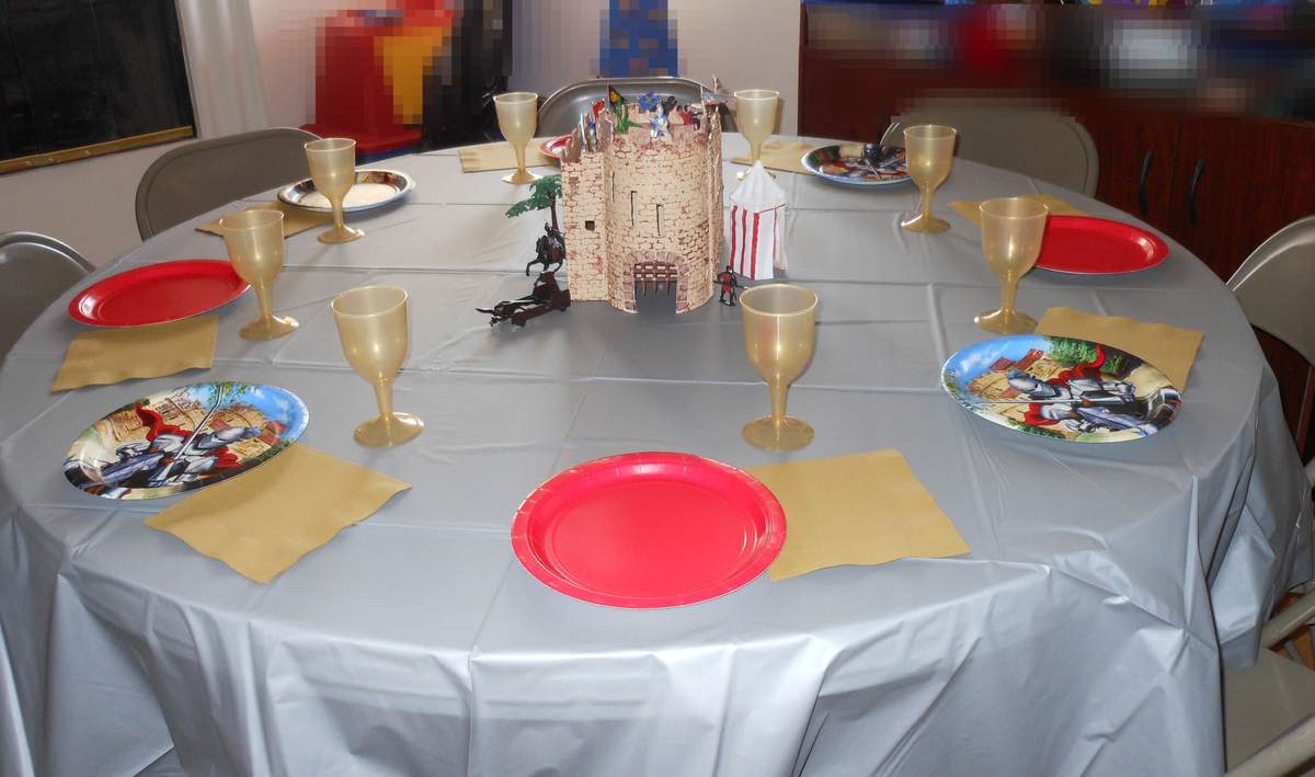 Medieval, Knights, Castles, Prince Birthday Party Ideas | Photo 3 of 11 ...