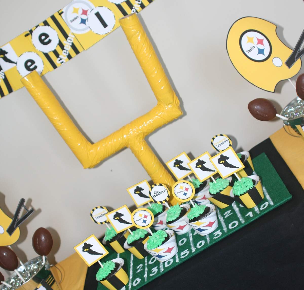 Football/Steelers Sports Party Party Ideas | Photo 1 of 13 | Catch My Party