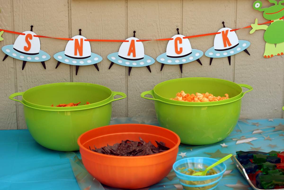 Space/aliens Birthday Party Ideas | Photo 1 of 61 | Catch My Party