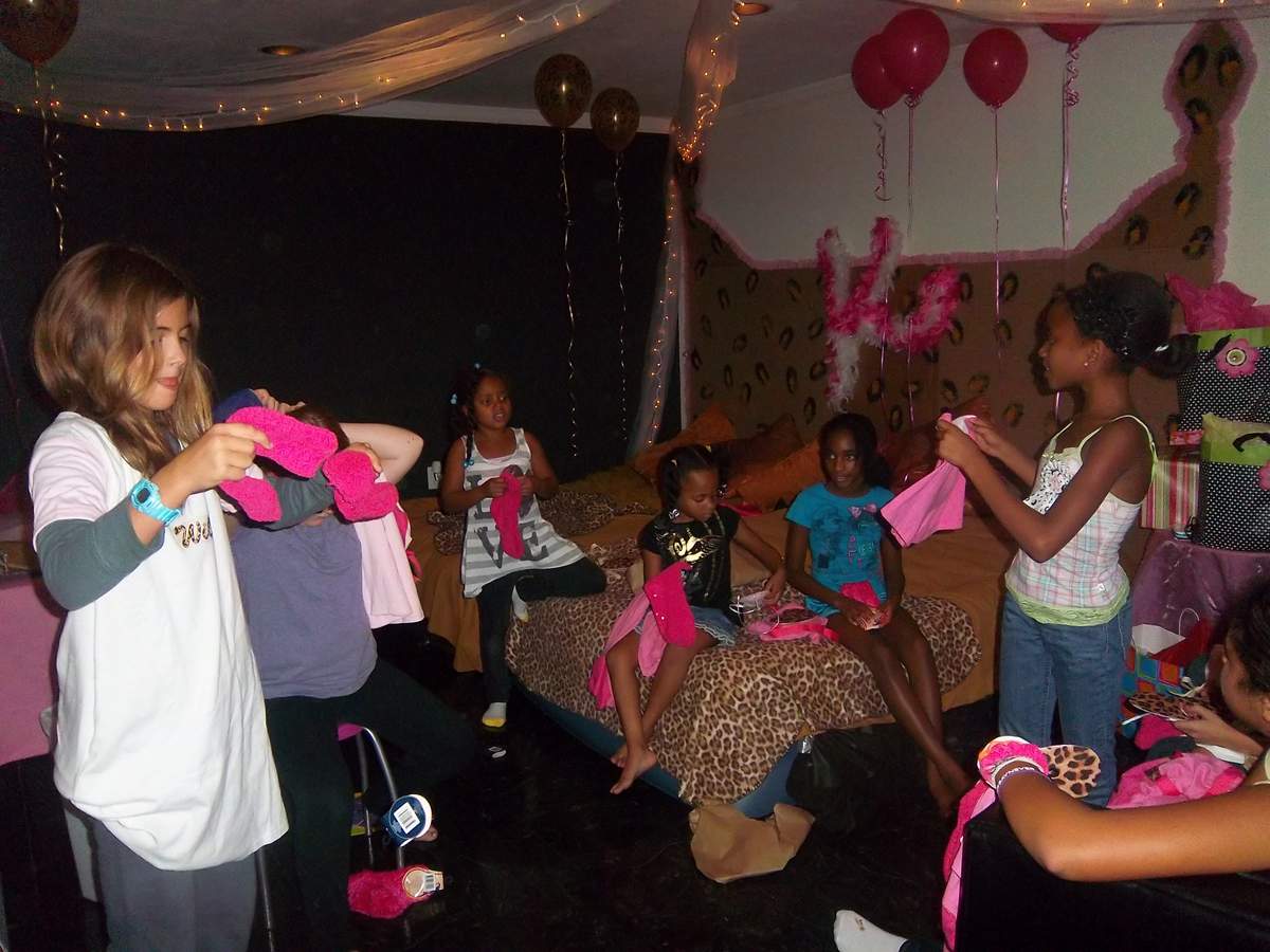 slumber party Birthday Party Ideas | Photo 1 of 24 | Catch My Party