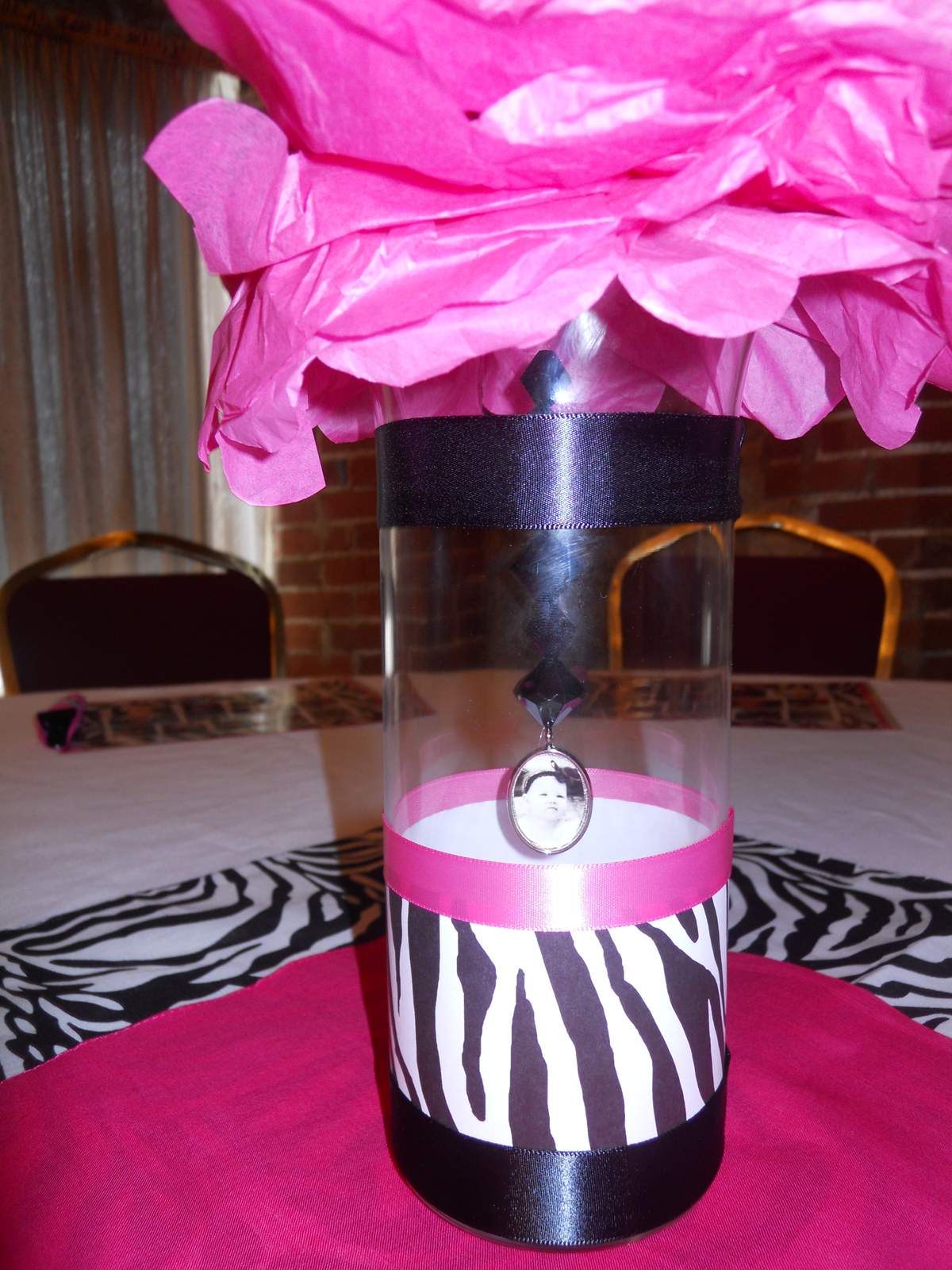 Zebra and hot pink Birthday Party Ideas | Photo 11 of 21 | Catch My Party