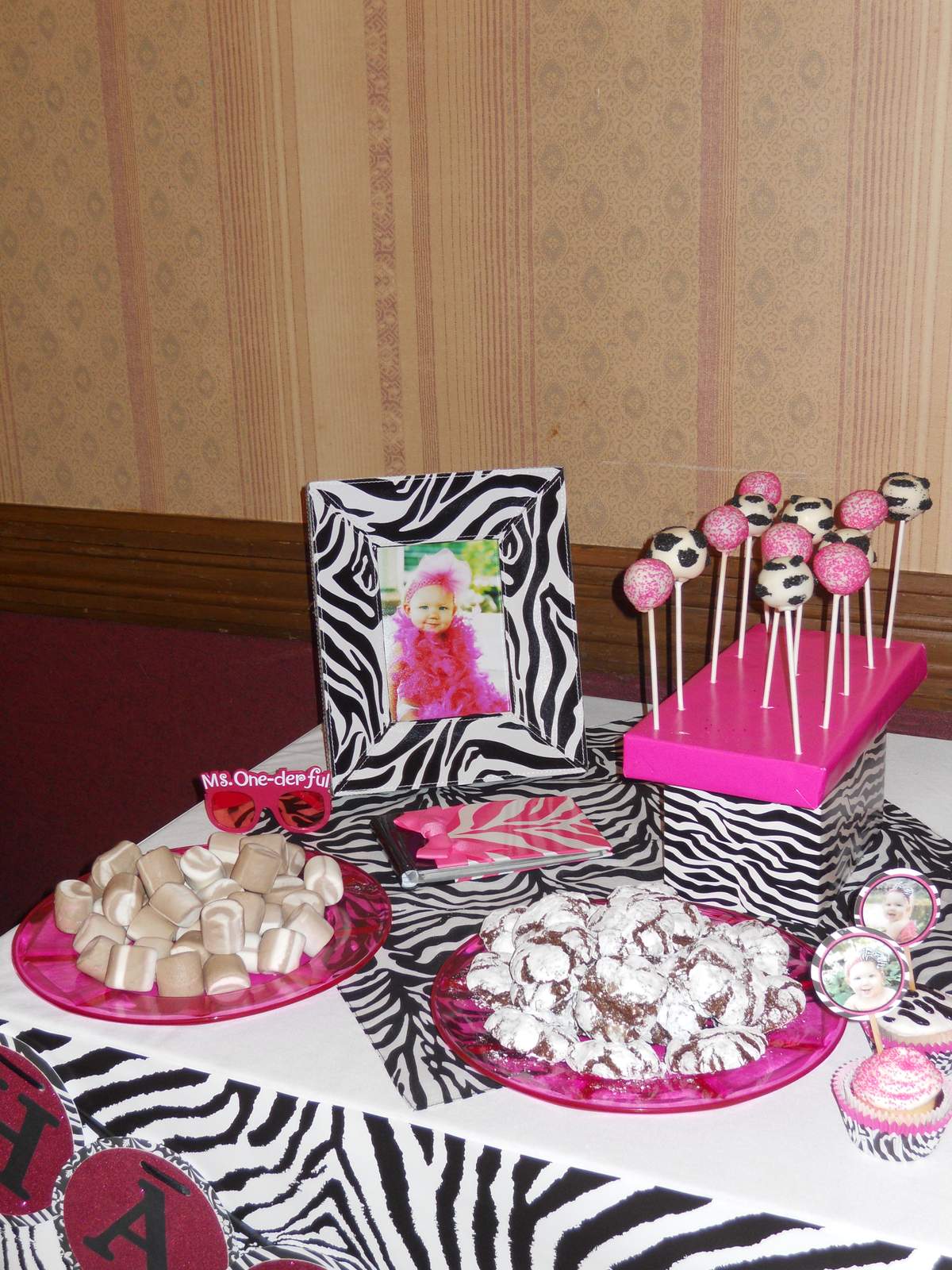 Zebra and hot pink Birthday Party Ideas | Photo 12 of 21 | Catch My Party