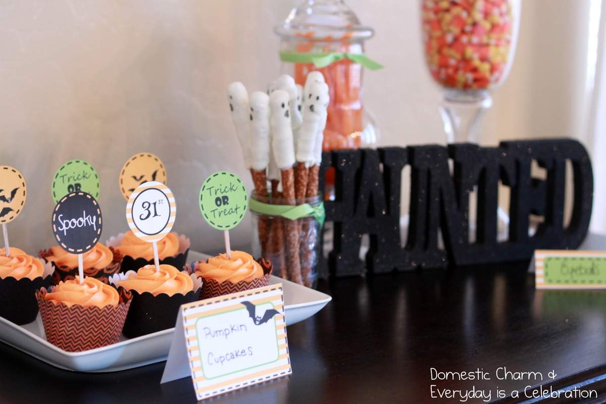 Oh Bats! Halloween Party Halloween Party Ideas | Photo 2 of 27 | Catch ...
