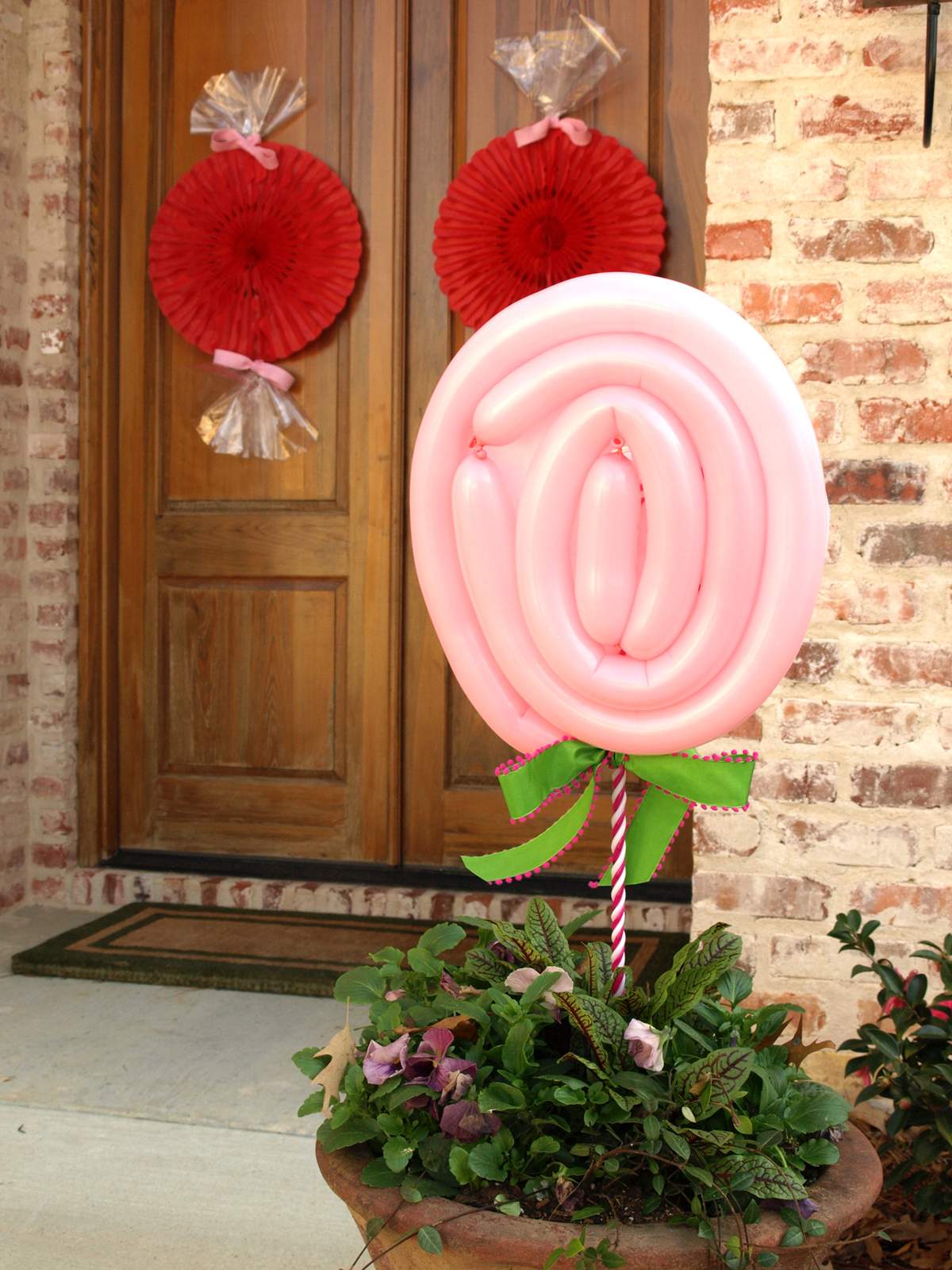 Candy House Decorations / Birthday "Caroline's 4th Birthday" | Catch My ...