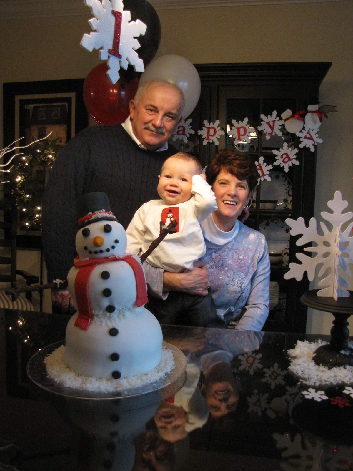 Winter/Snowmen/Snowflakes Birthday Party Ideas | Photo 1 of 16 | Catch ...