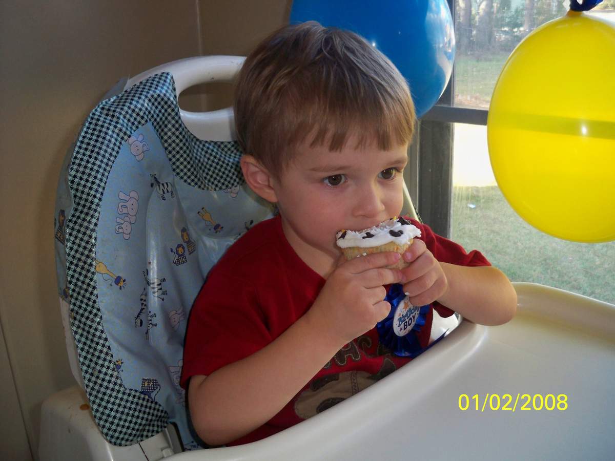 Super Mario Bros/Mickey Mouse Birthday Party Ideas | Photo 1 of 17 ...