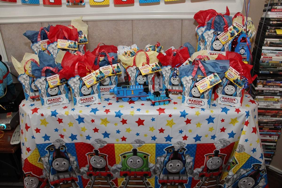 Thomas the Train / Birthday "Thomas the Train 4th Birthday Party ...
