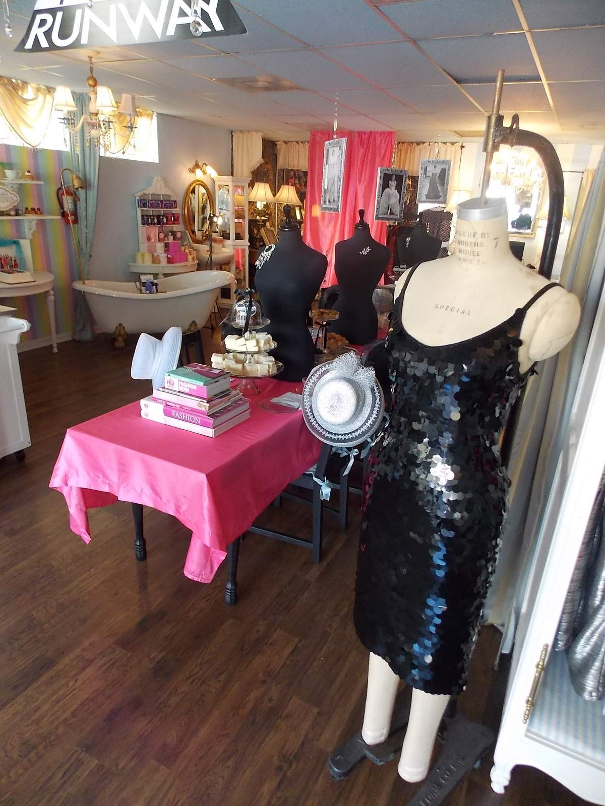 Runway Diva Party Birthday Party Ideas | Photo 4 of 23 | Catch My Party