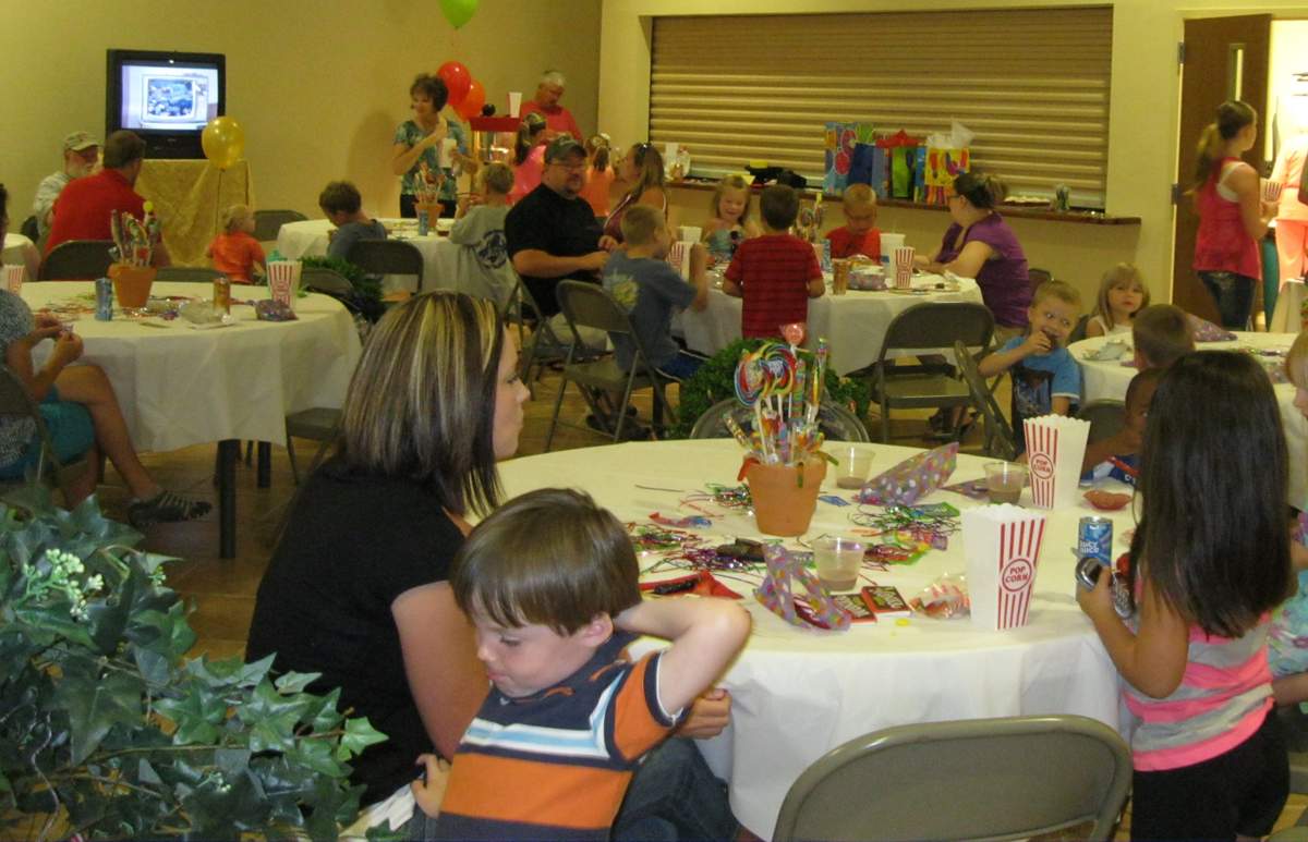 Willy Wonka and the Chocolate Factory Birthday Party Ideas | Photo 14 ...