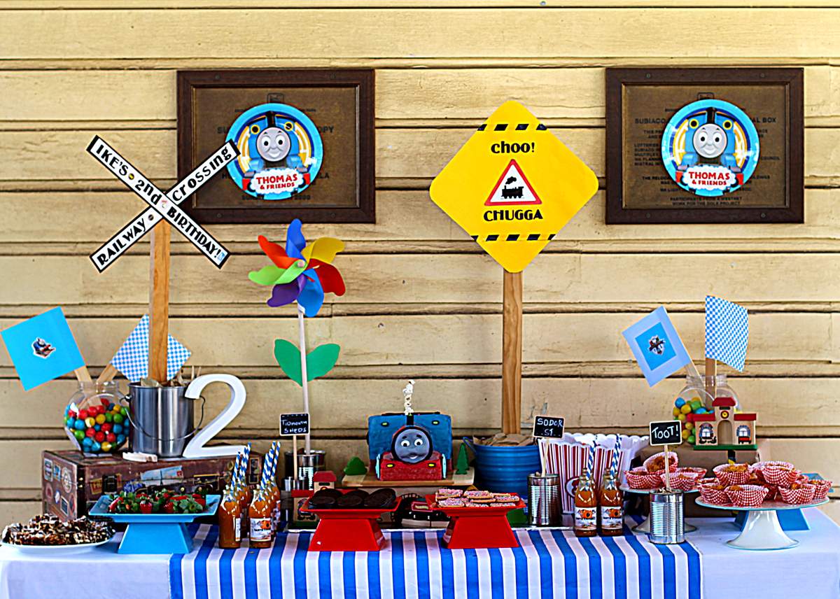 Thomas the Train party Birthday Party Ideas | Photo 2 of 11 | Catch My ...