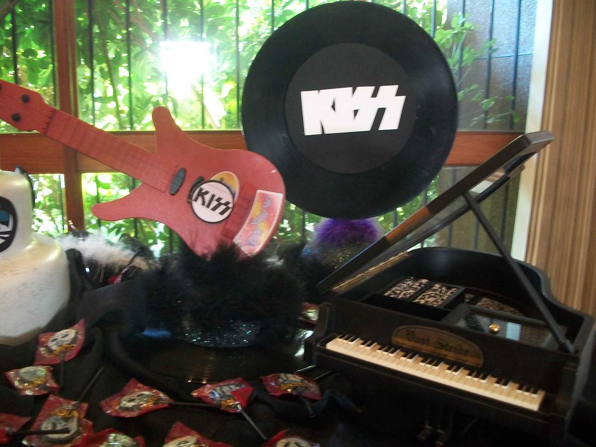 Rock Kiss Birthday Party Ideas | Photo 3 of 9 | Catch My Party