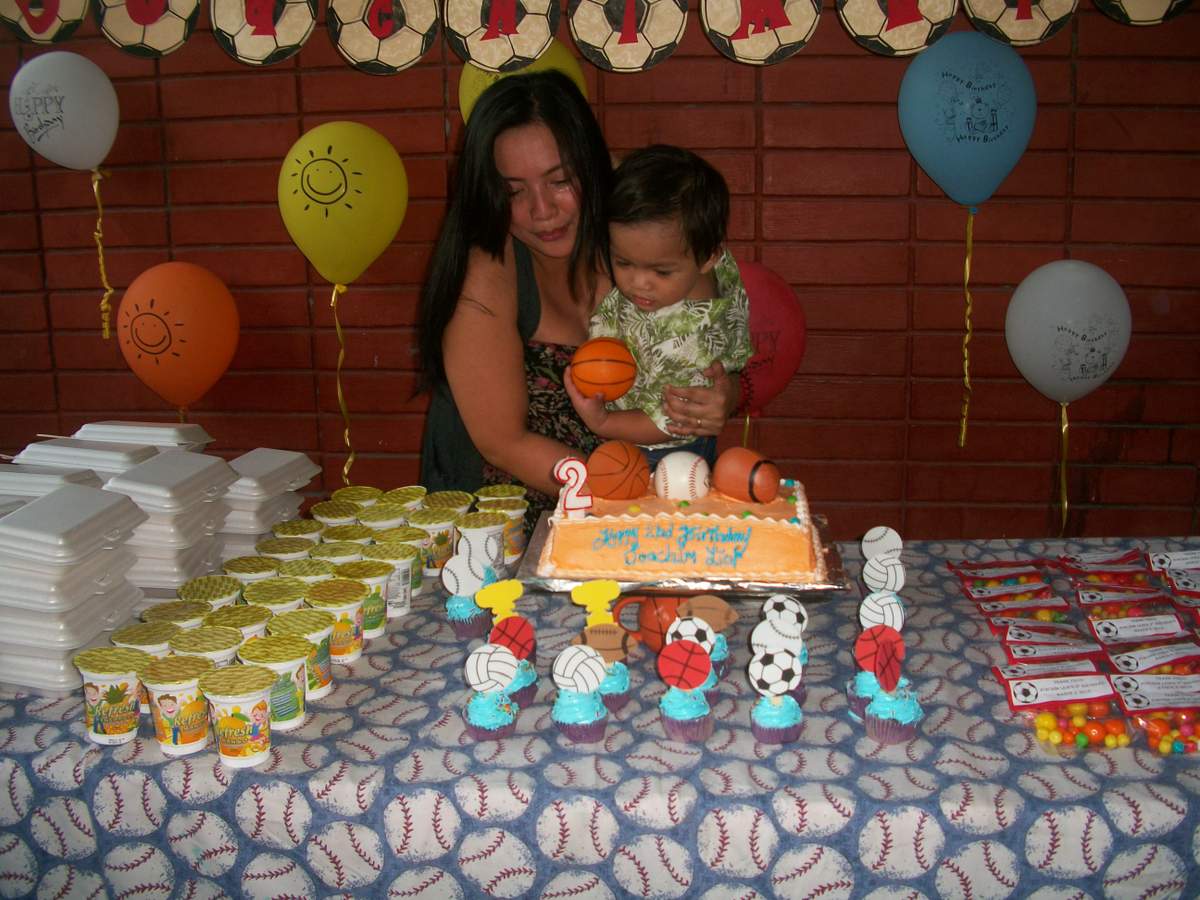 ball themed party Birthday Party Ideas | Photo 4 of 19 | Catch My Party