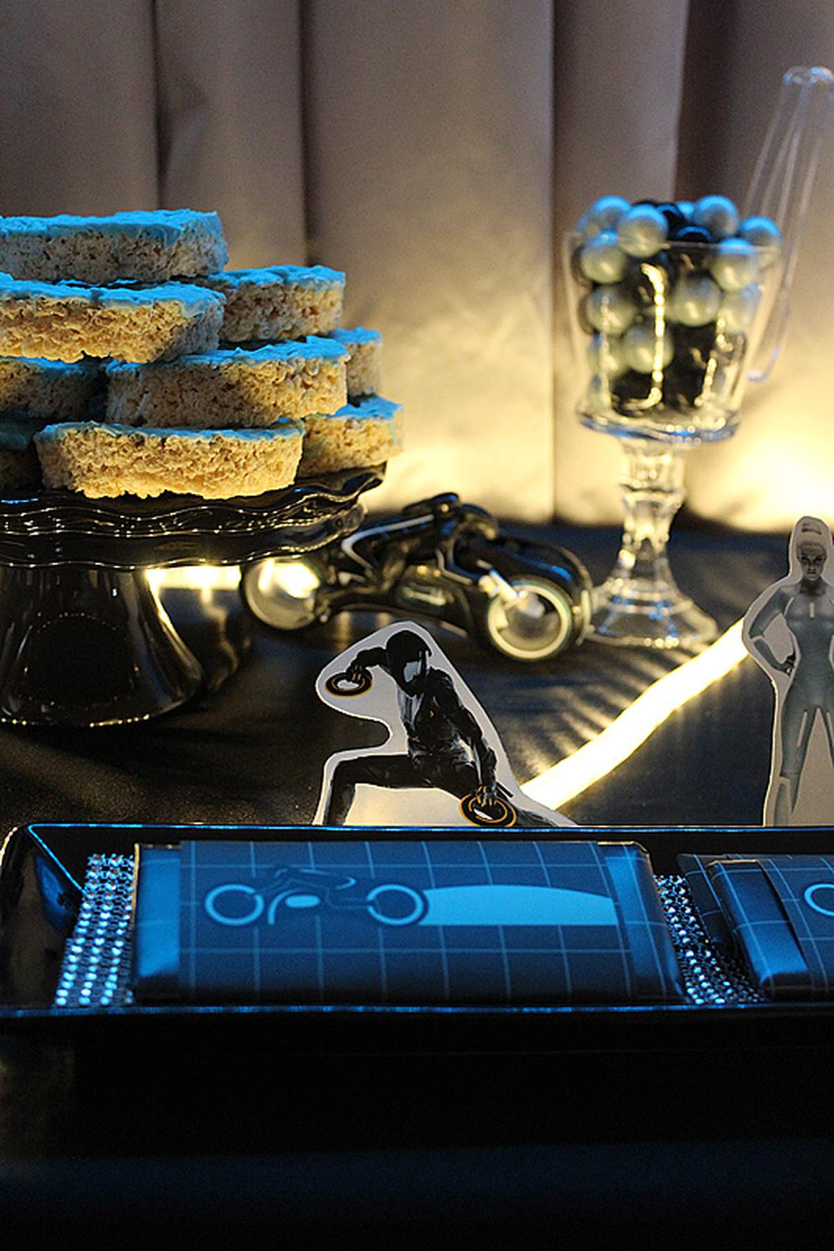 TRON Birthday Party Ideas | Photo 17 of 29 | Catch My Party