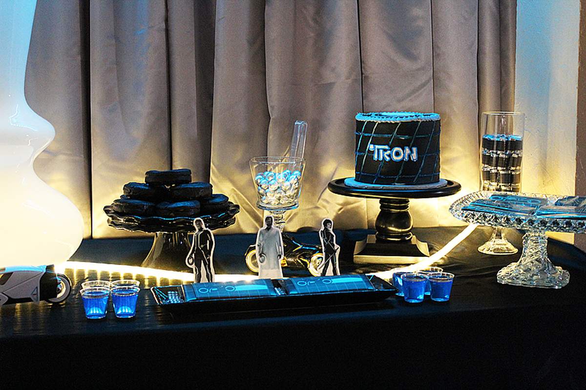 TRON Birthday Party Ideas | Photo 1 of 29 | Catch My Party