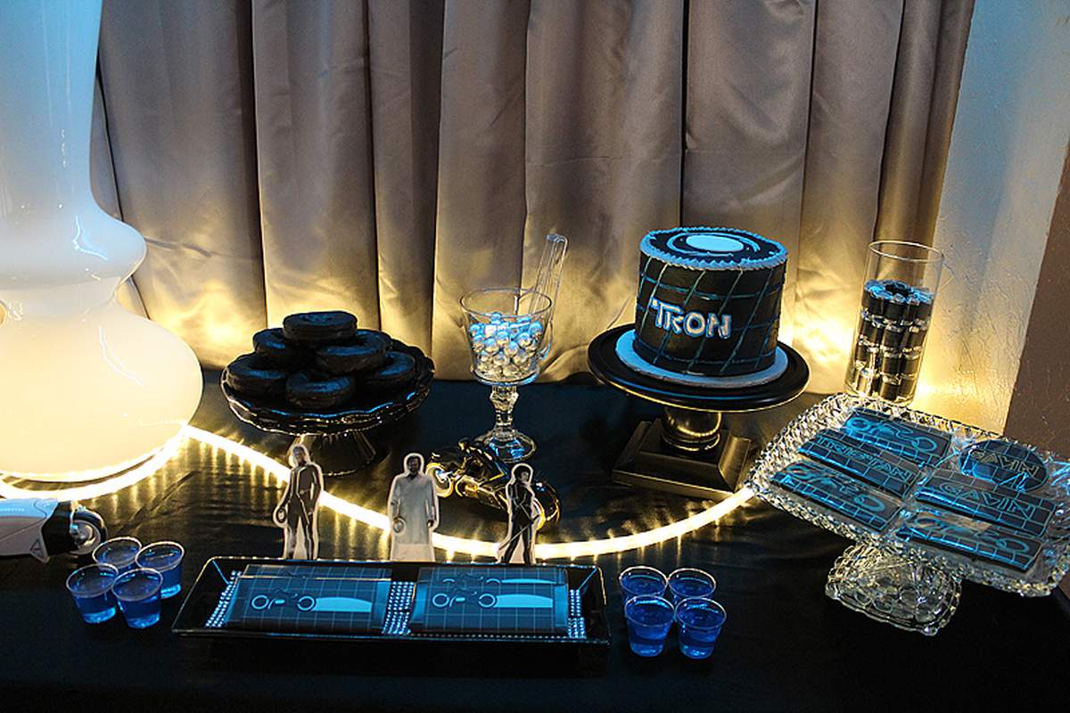 TRON Birthday Party Ideas | Photo 17 of 29 | Catch My Party