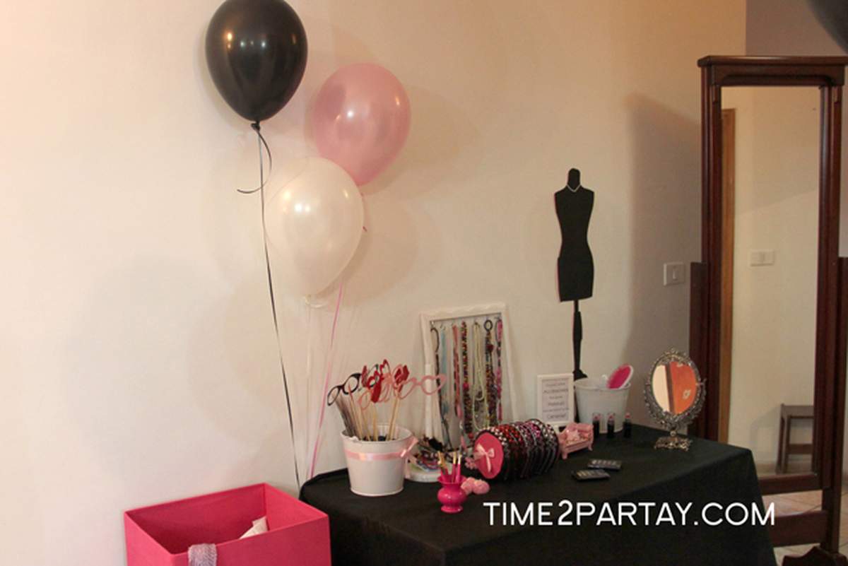 Fashion Birthday Party Ideas | Photo 2 of 39 | Catch My Party