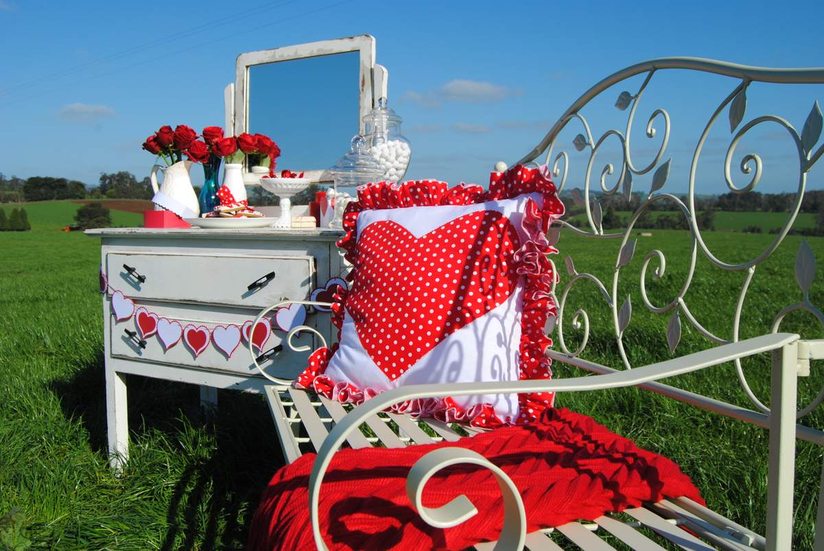 A Proposal Engagement Party Ideas | Photo 8 of 11 | Catch My Party