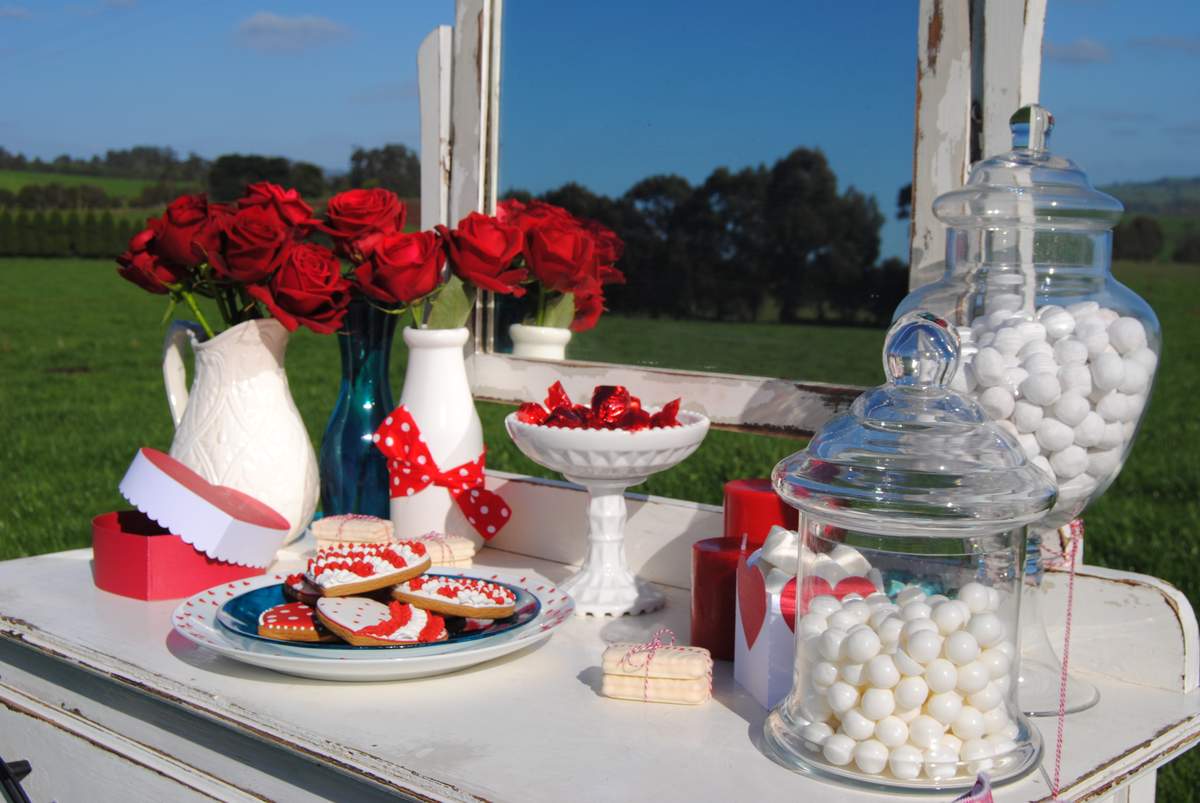 A Proposal Engagement Party Ideas | Photo 8 of 11 | Catch My Party