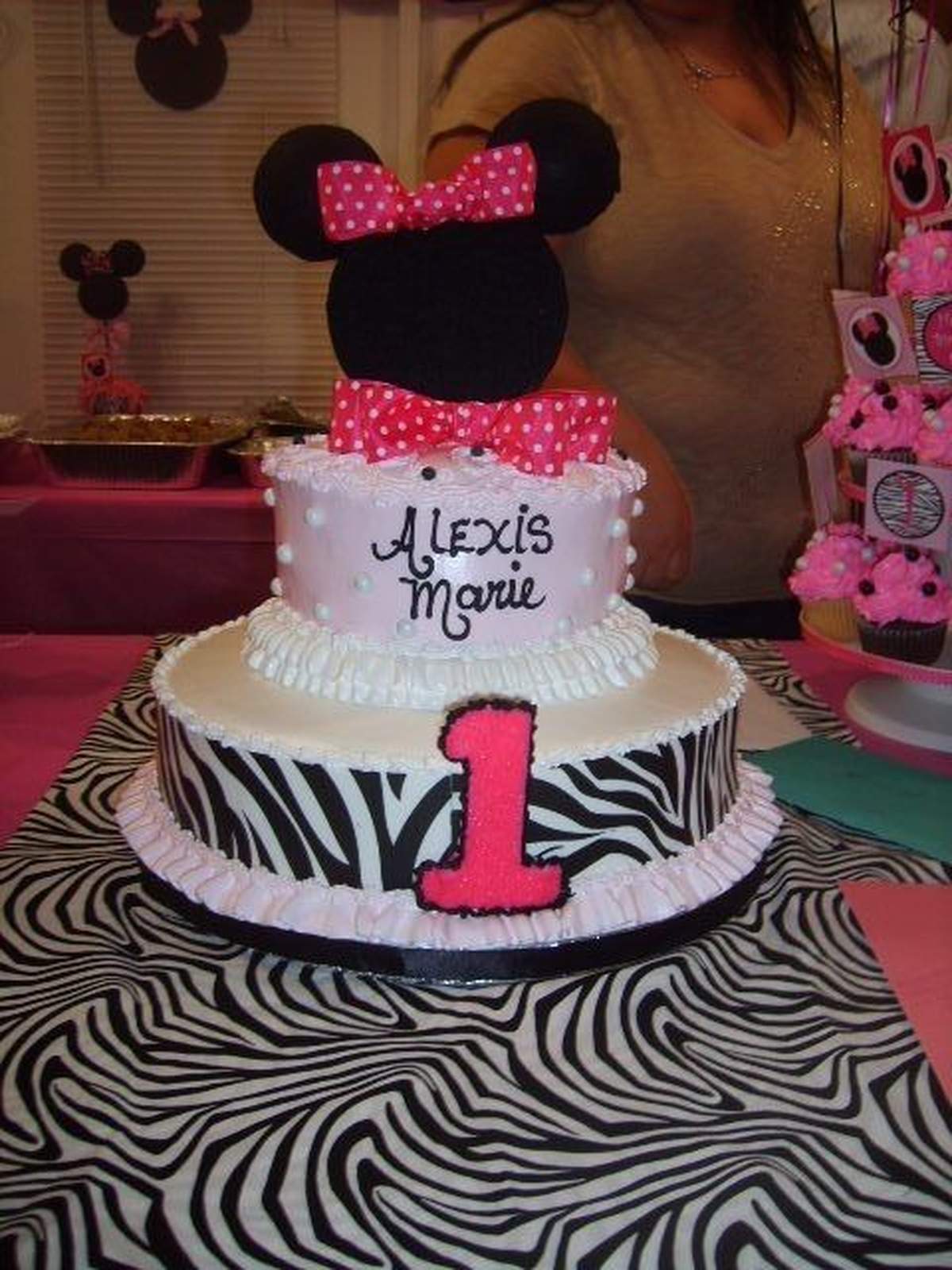 Minnie Mouse Diva Birthday Party Ideas | Photo 10 of 20 | Catch My Party