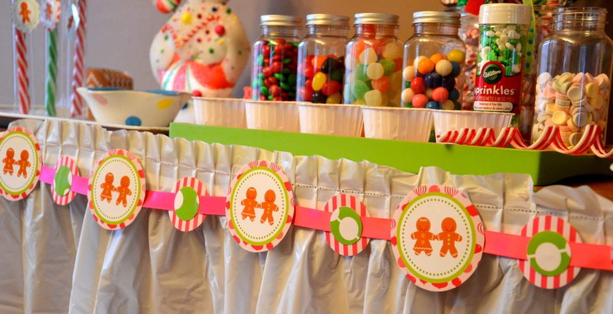 Holiday Crafts Gingerbread Houses! / Christmas/Holiday "Gingy House ...