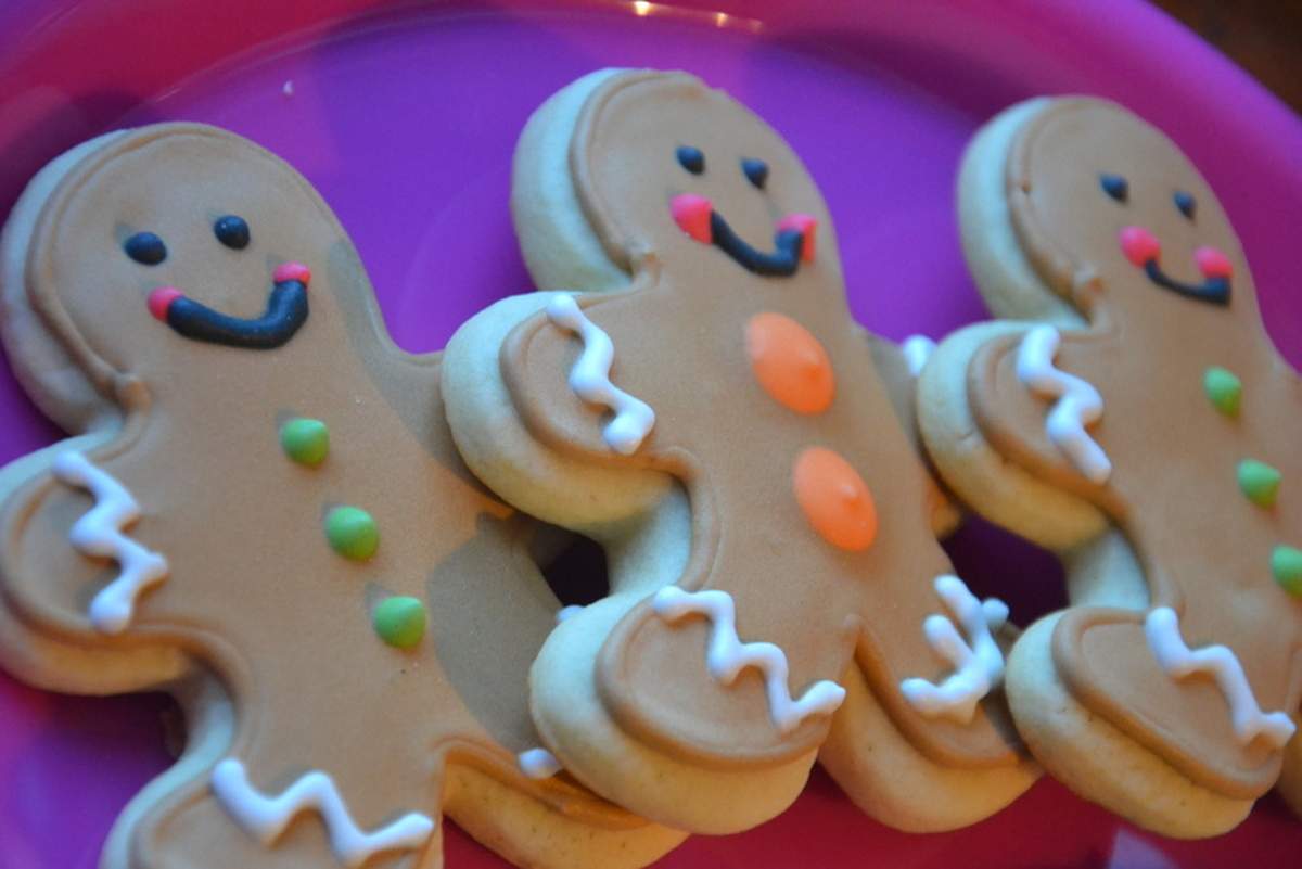 Holiday Crafts Gingerbread Houses! Christmas/Holiday Party Ideas ...