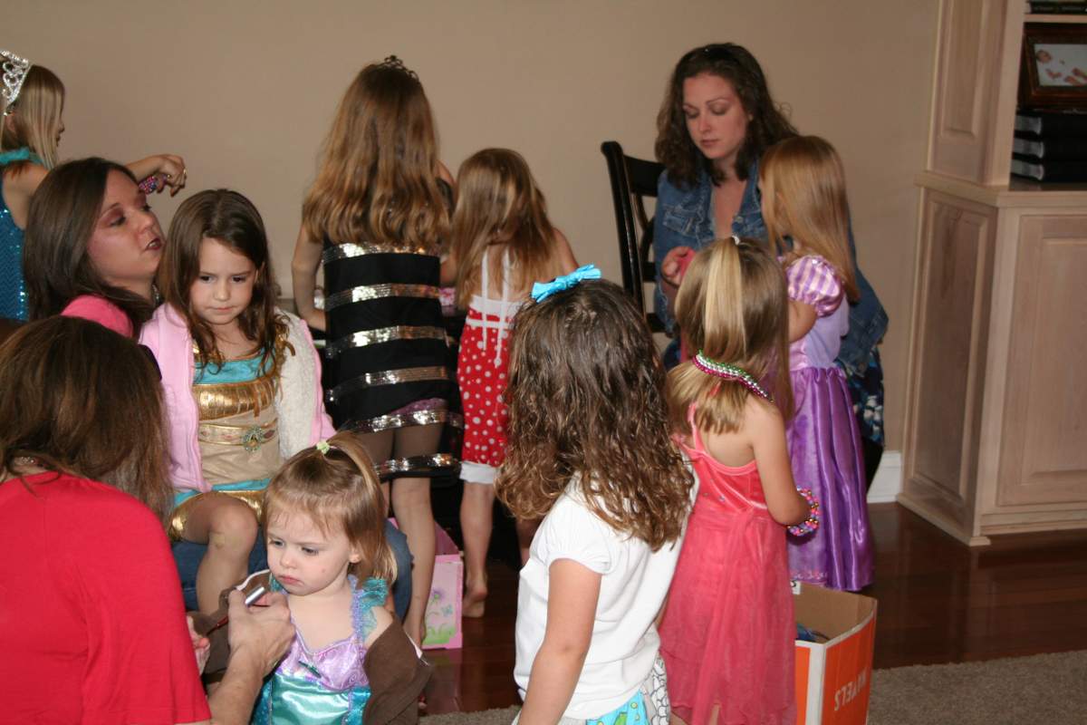 Dress up/Fashion Show Birthday Party Ideas | Photo 3 of 26 | Catch My Party